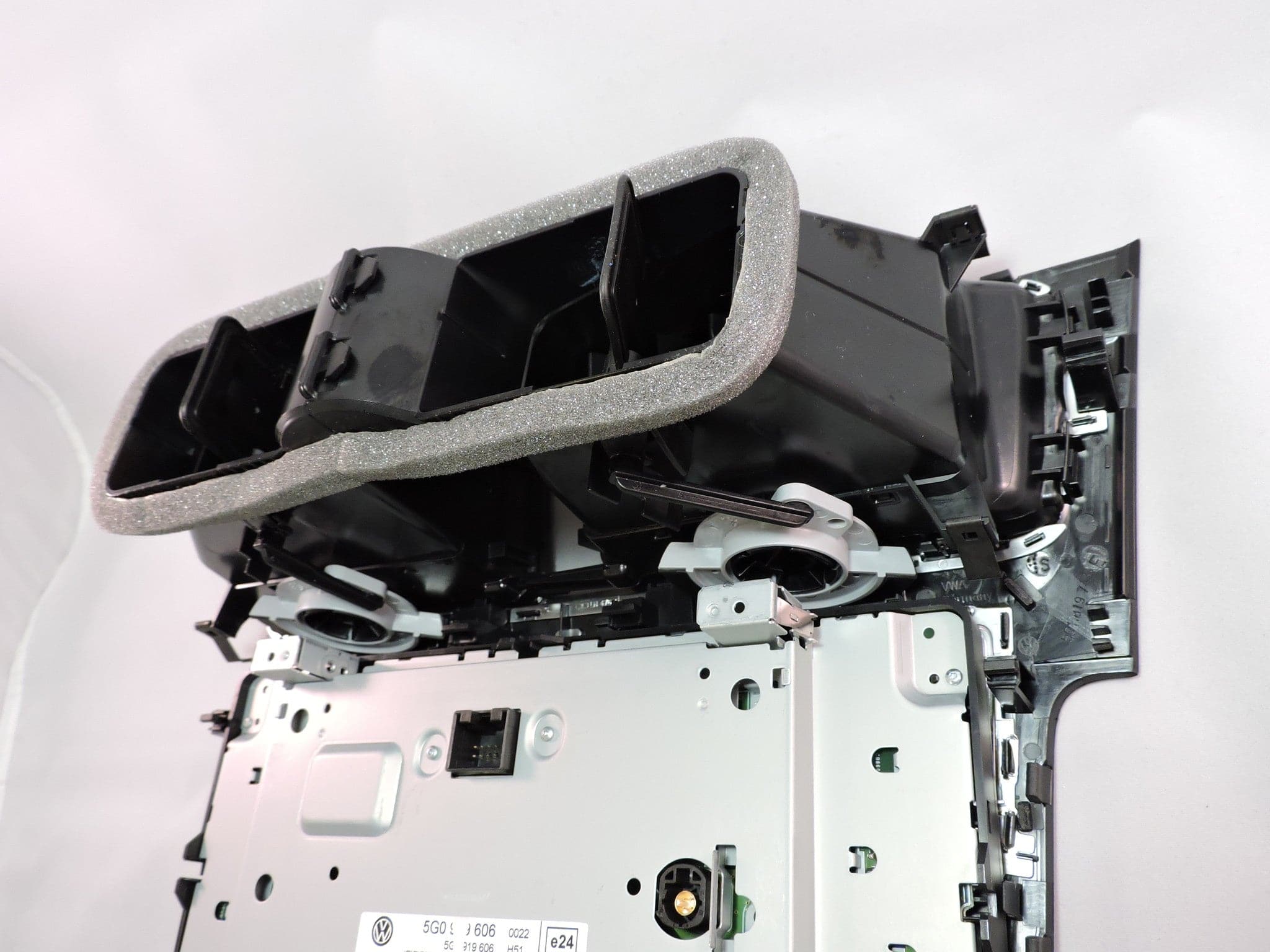 VW MK7 Golf/GTI/GolfR/E-Golf 8" Screen Retrofit Kit (Nav) – Eurozone Tuning