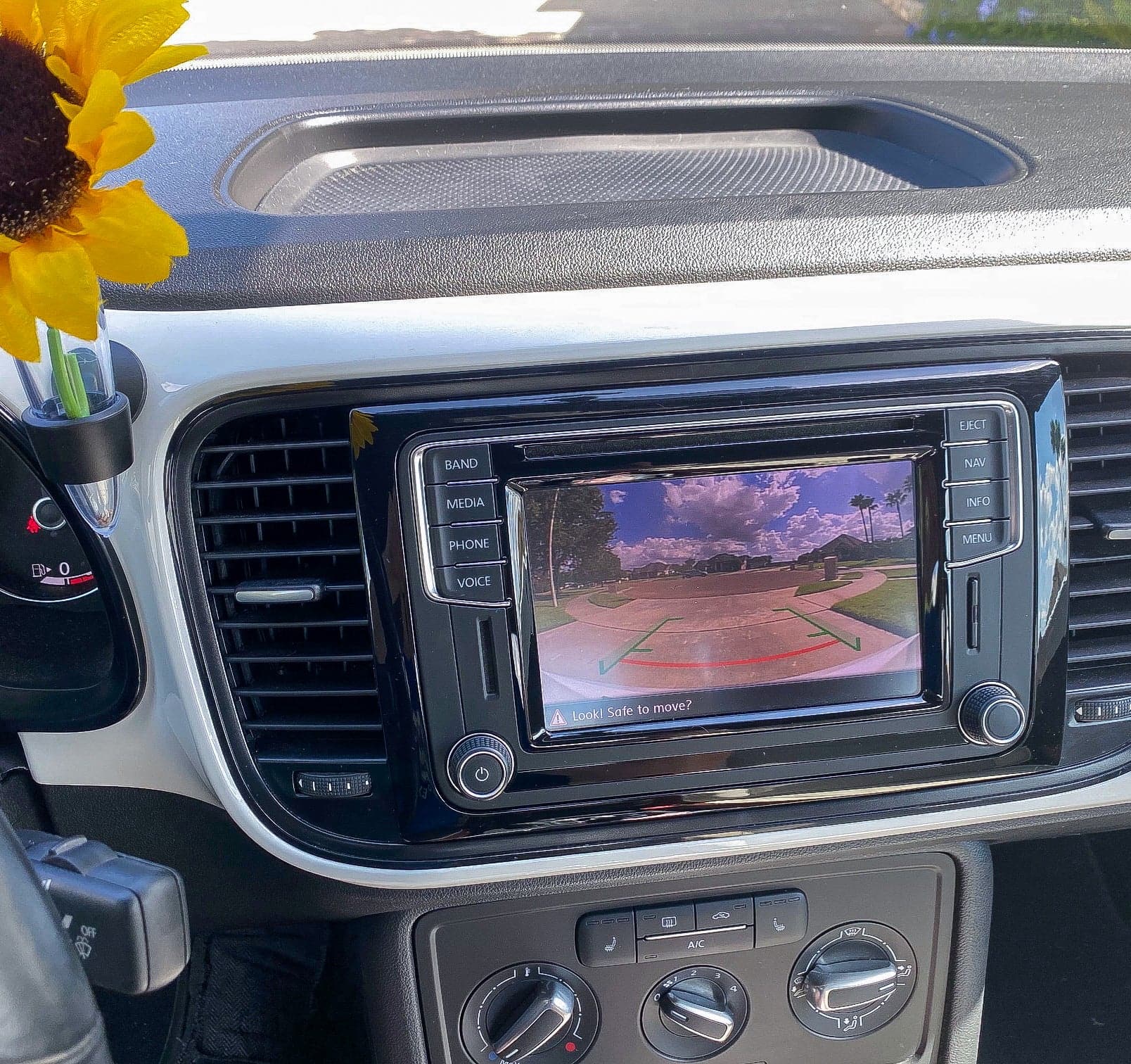 Volkswagen Beetle 2016+ Emblem Rear View Camera Kit – Eurozone Tuning